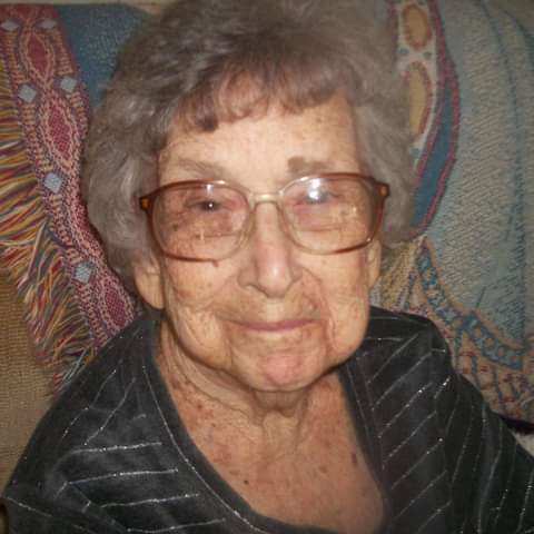 Zelma “Maxine” Stoops | Greenlawn