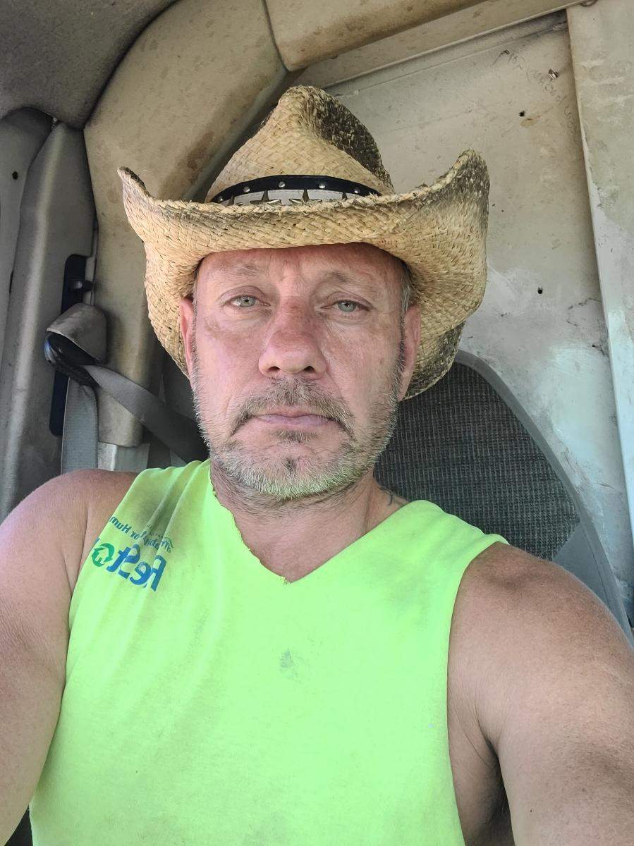 Larry Clinton Paige | Greenlawn